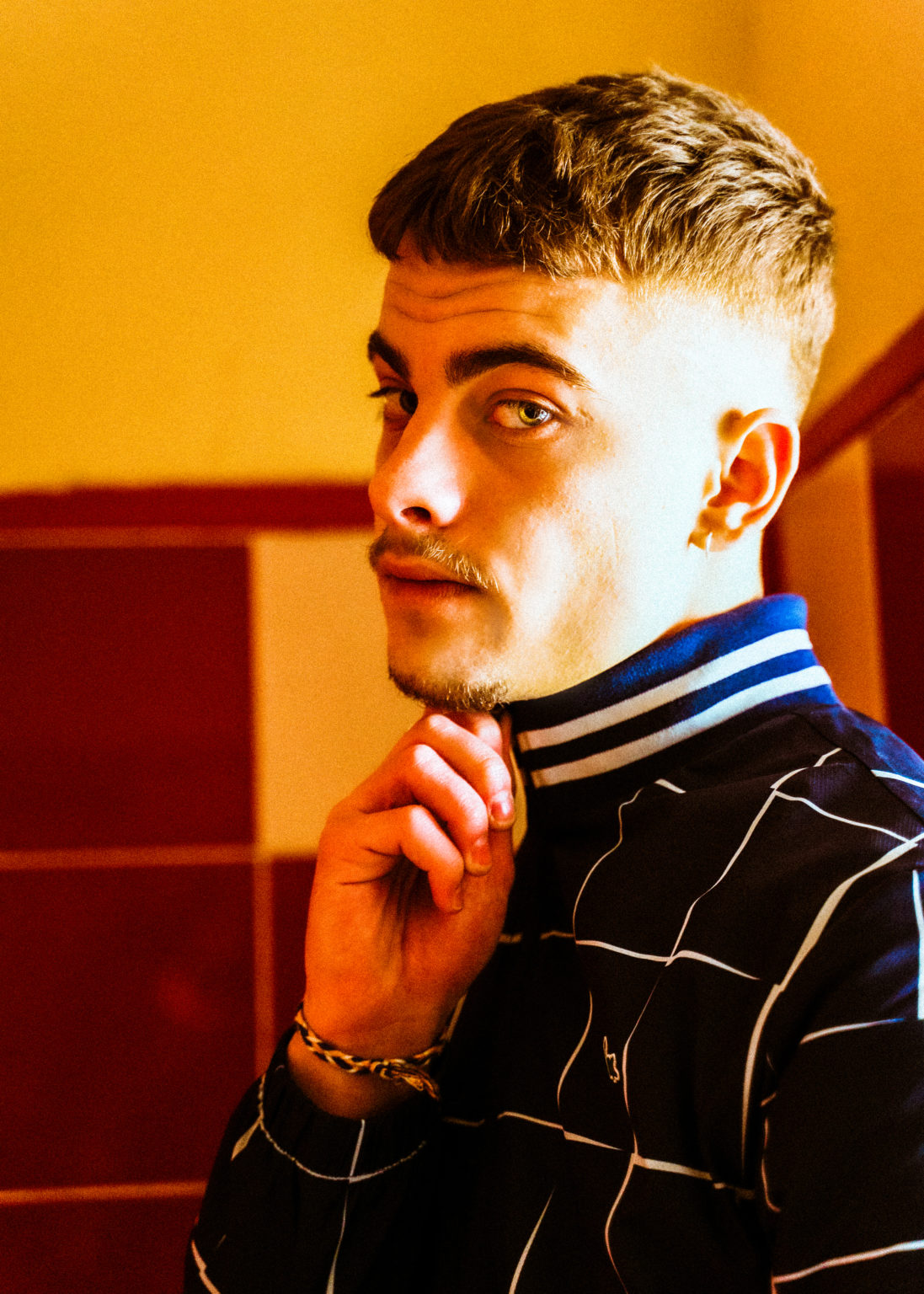 Bekar voit clair avec la sortie du projet MIRA - Raplume