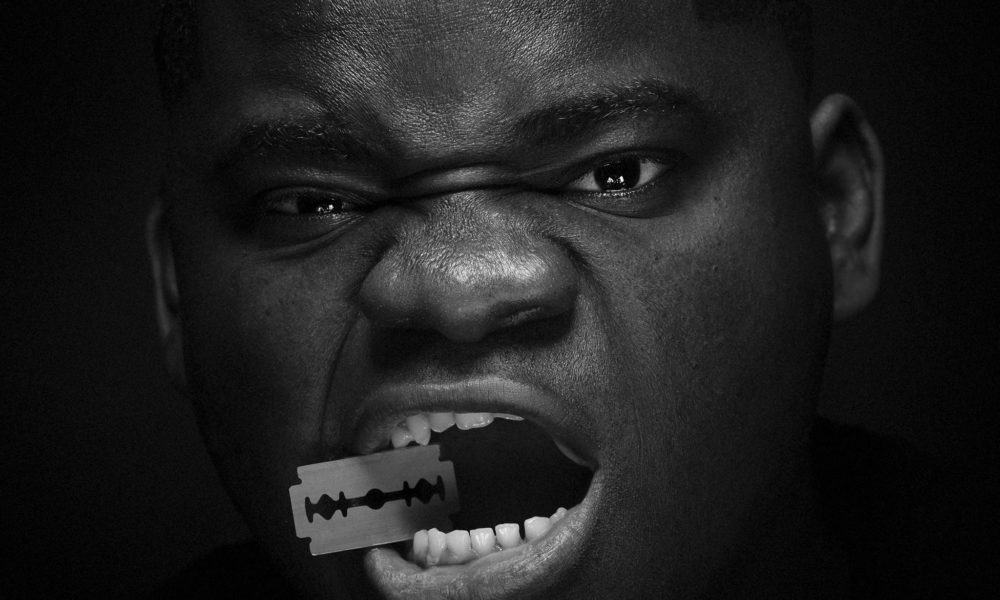 Benjamin Epps revient avec "Vous êtes pas contents ? Triplé !" - Raplume