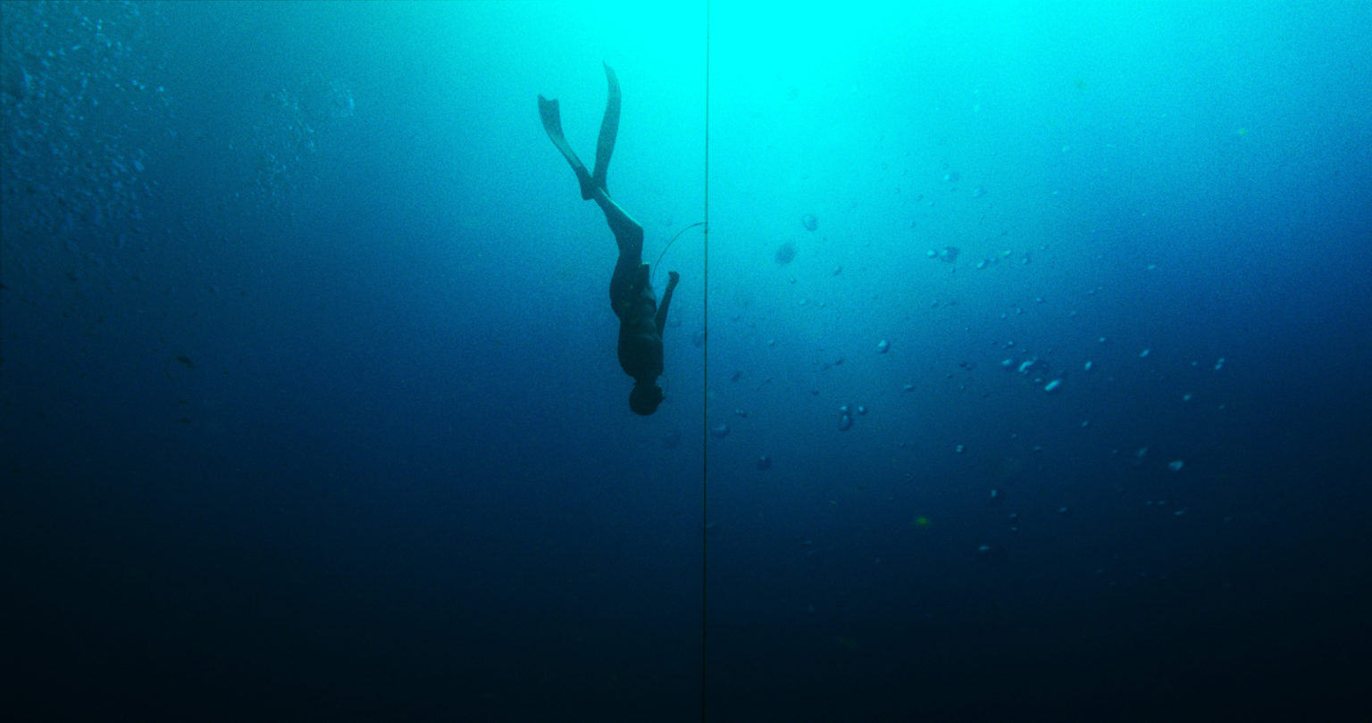 Fianso en pleine apnée dans le film "Sous emprise" - Raplume